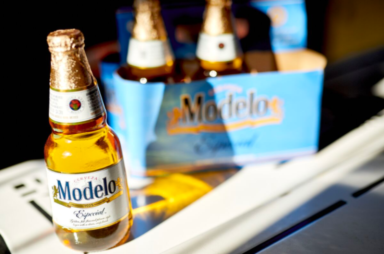 How Many Calories in Modelo Especial & Other Modelo Beers?