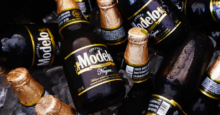 How Many Calories in Modelo Negra? [Complete Breakdown]